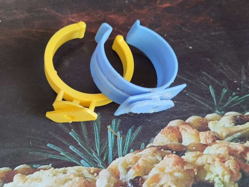 Держатели для поилок