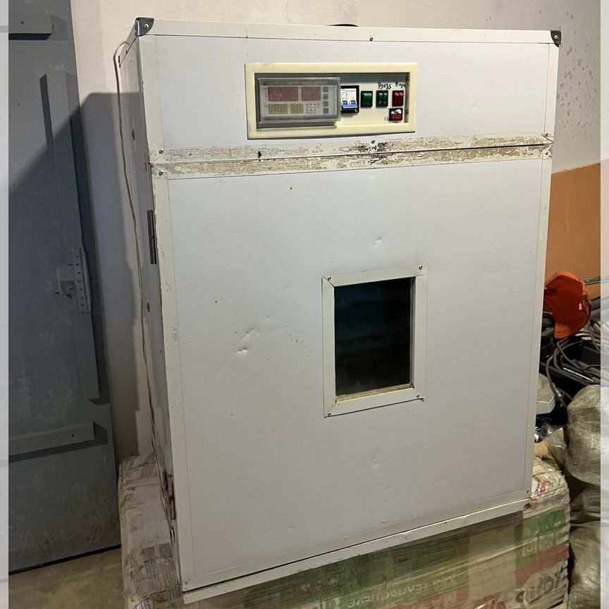 Инкубатор на 1000 яиц