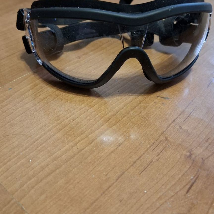 Защитные очки для собак с регулируемым ремешком