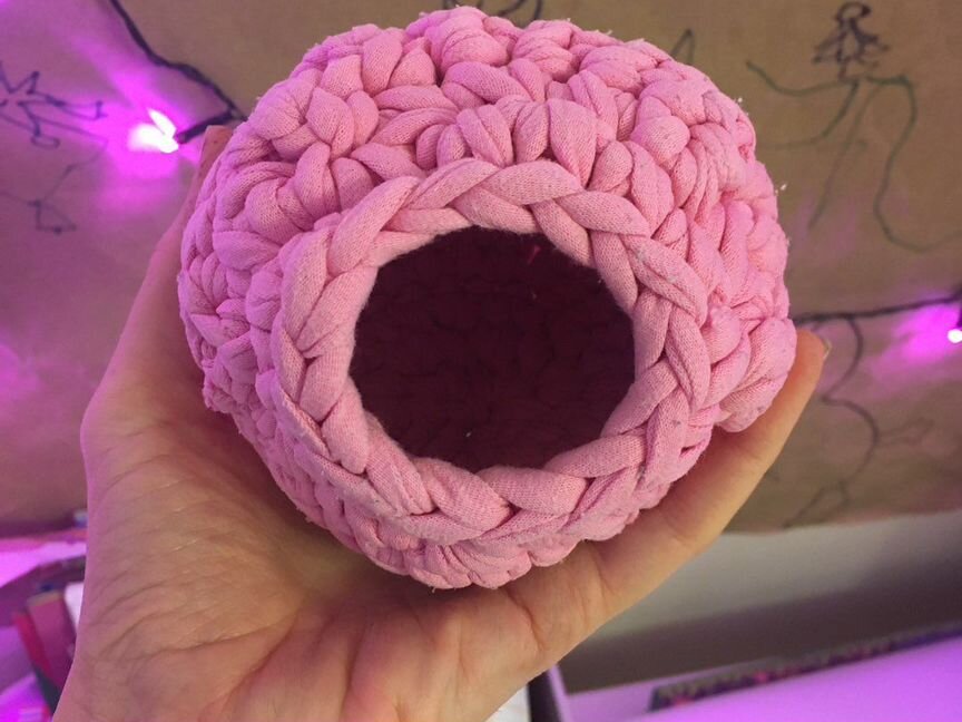 Вязаный домик для маленькой крыски/хомячка