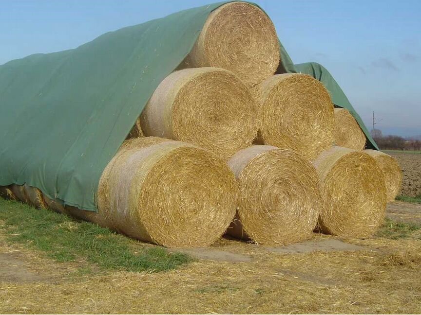 Флис для укрытия сена и зерновых
