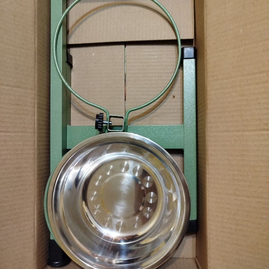 Стойка для кормления собак