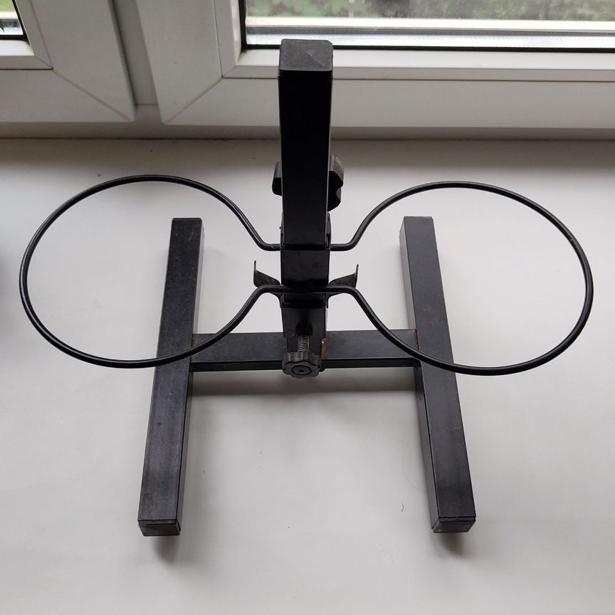 Подставка для собачьих мисок