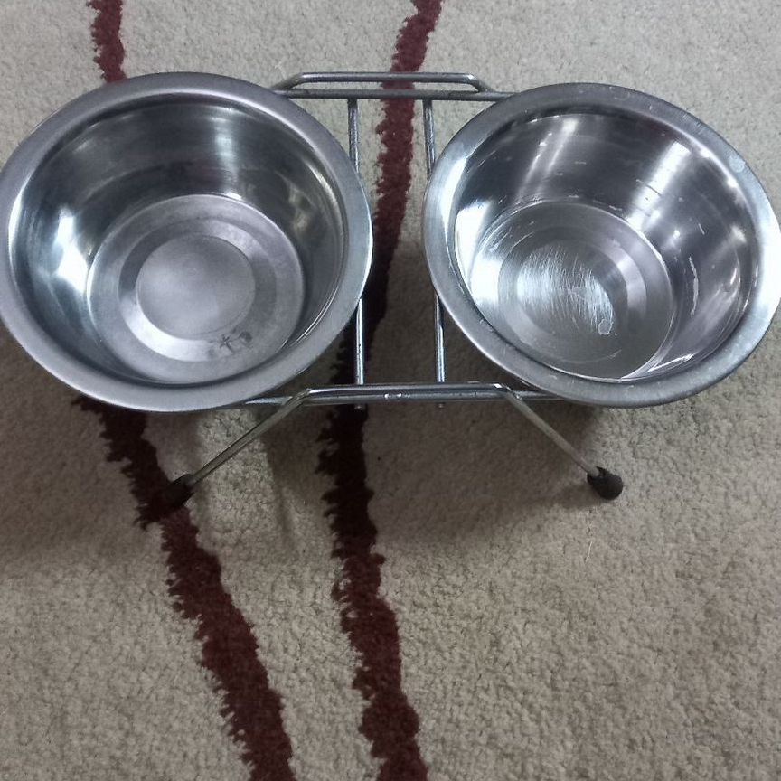 Кормушка для кошек,собак