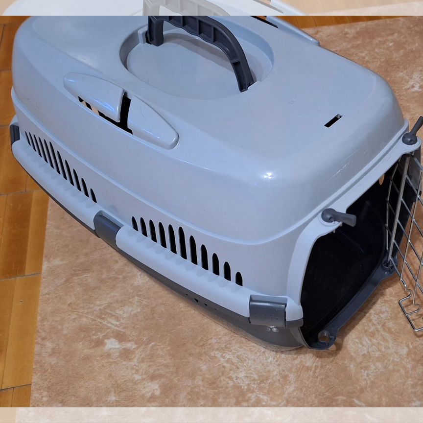 Переноска для животных пластиковая