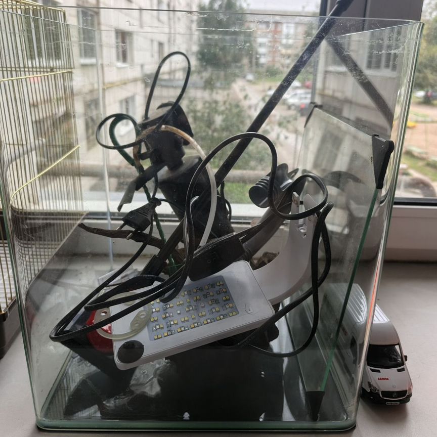 Новенький аквариум cube