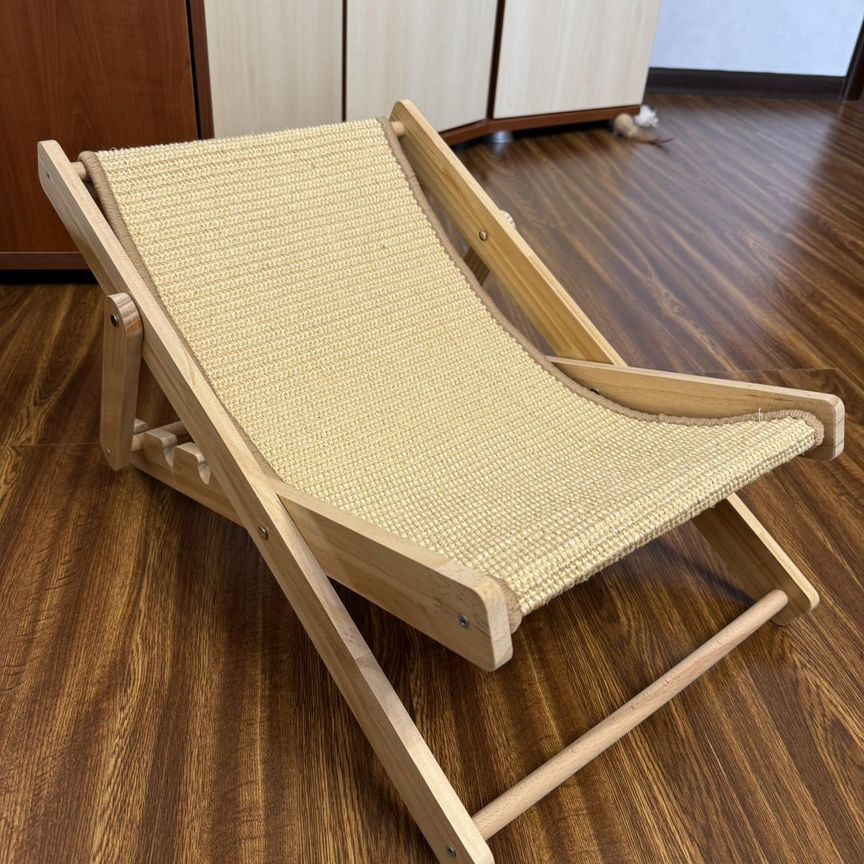 Когтеточка для кошек с лежанкой