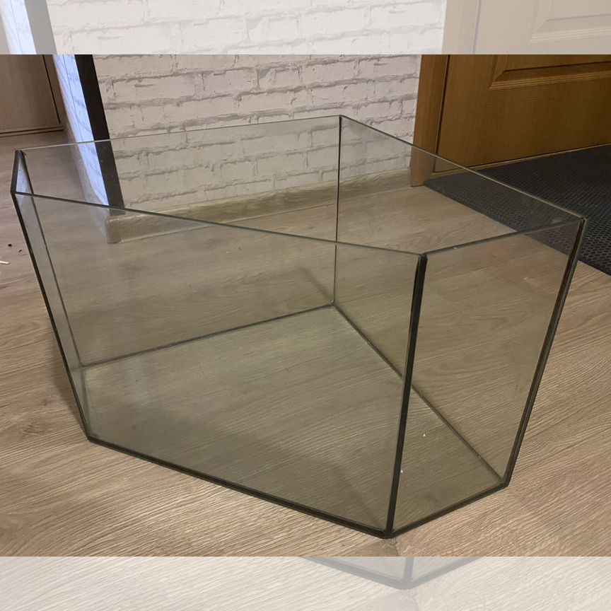 Аквариум угловой