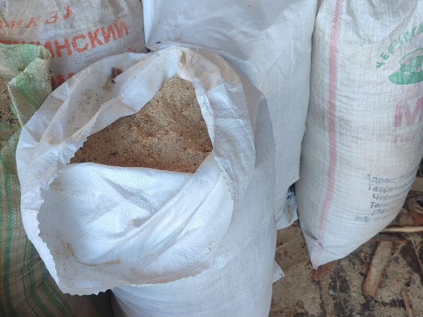 Опилки в мешках