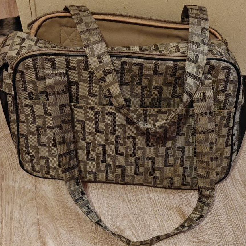 Переноска для кошек и маленьких собак