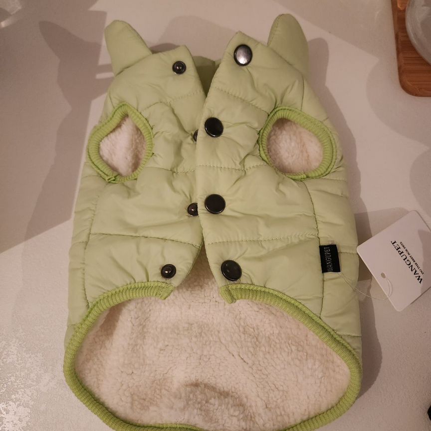 Утепленная жилетка для маленькой собачки