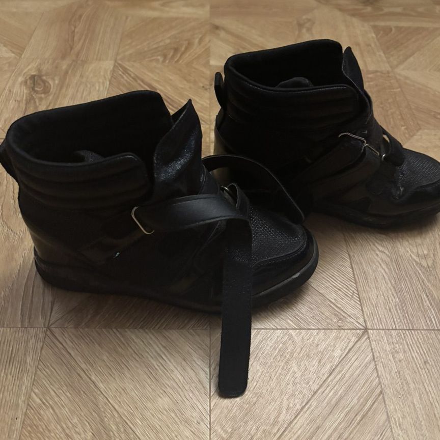 Сникерсы женские 37