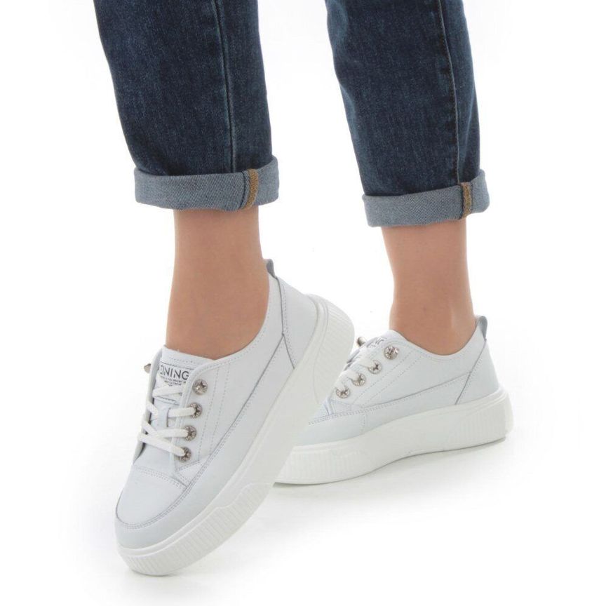 Кроссовки женские на 37 размер. Новые