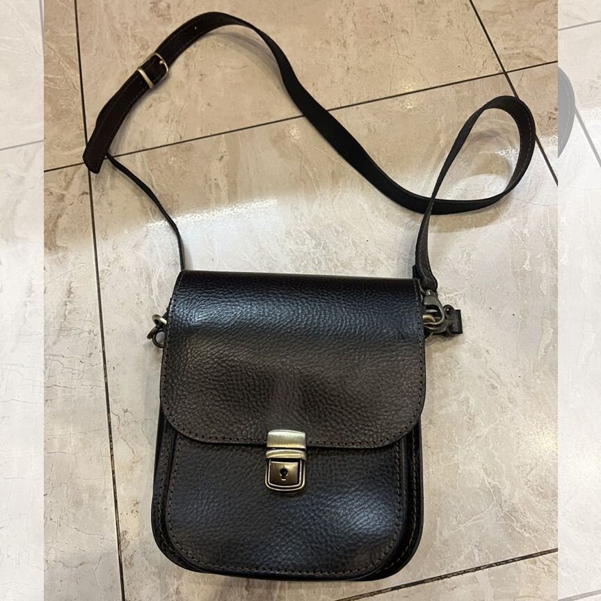 Сумка кожанная через плечо