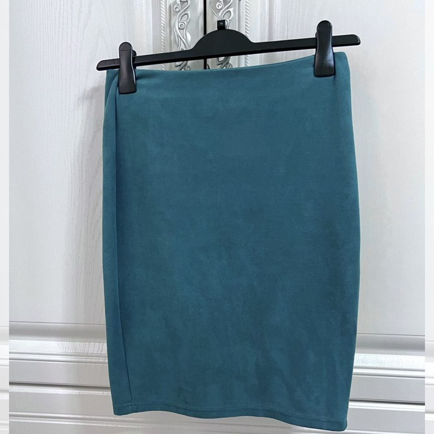 Юбка женская 44 узкая велюровая изумрудная