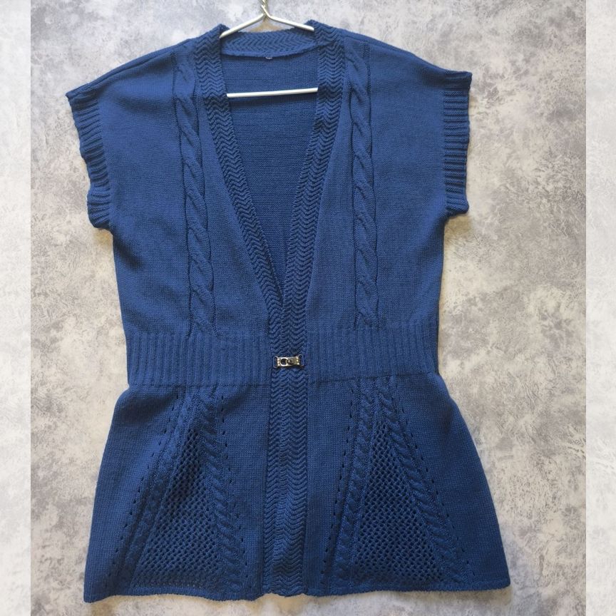 Жилет женский вязанный 50-52