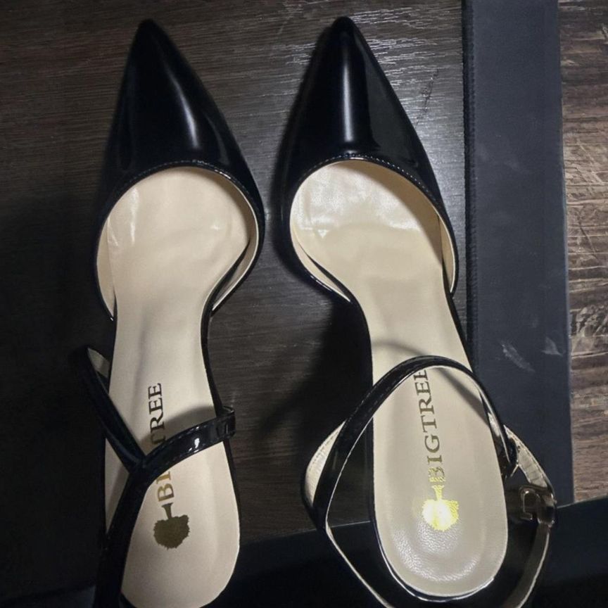 Туфли на высоком каблуке